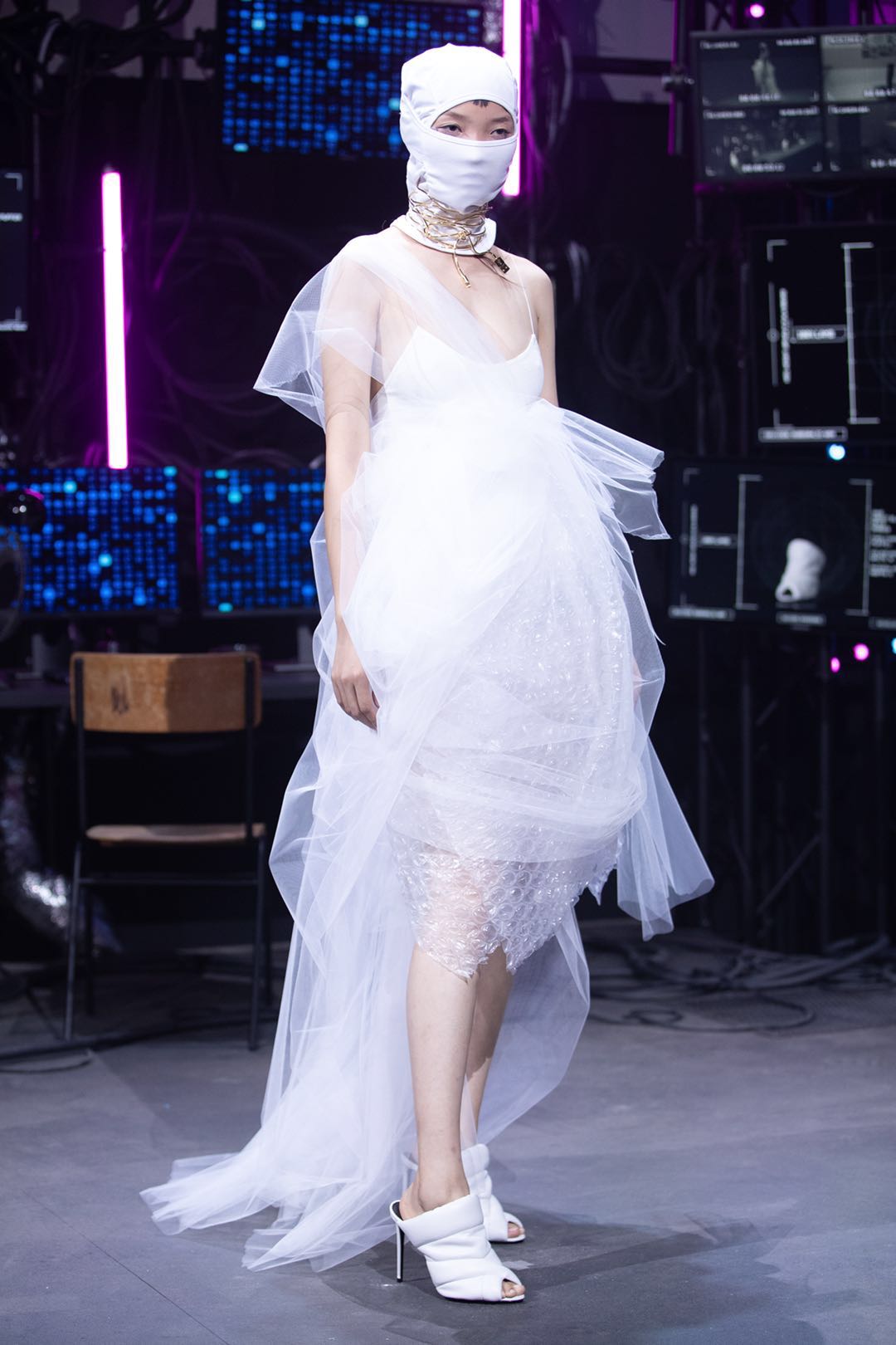 Nicholas Kirkwood SPRING SUMMER 2019 -‘INTERFERENCE’2019春夏系列——“黑客侵入”