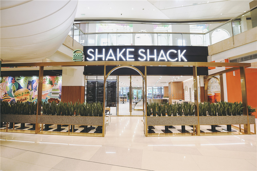 你好，国贸！ 4月26日，SHAKE SHACK 与你相约北京 CBD_生活资讯_V趣味频道_VOGUE时尚网
