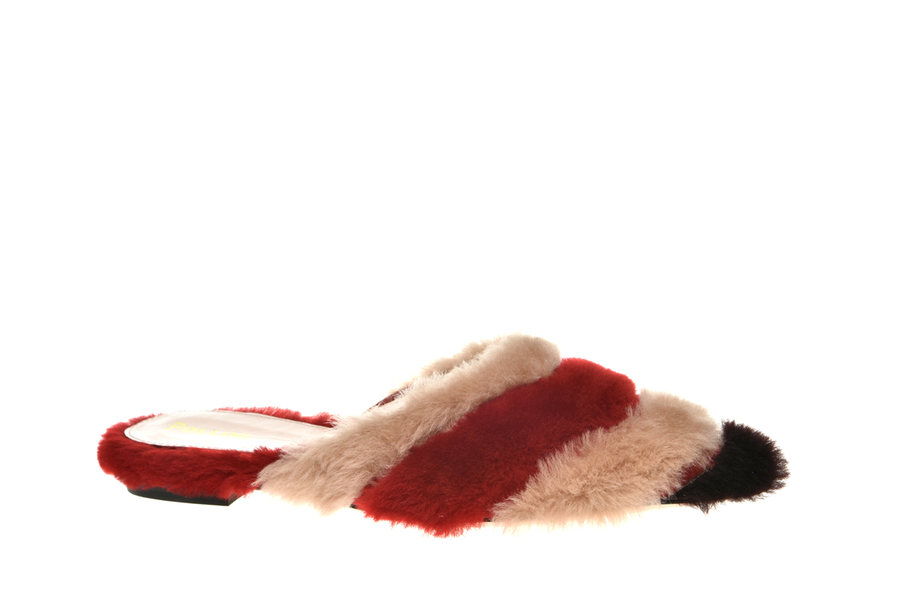 悠然夏日 POLLINI伴您时髦不减，舒心出行